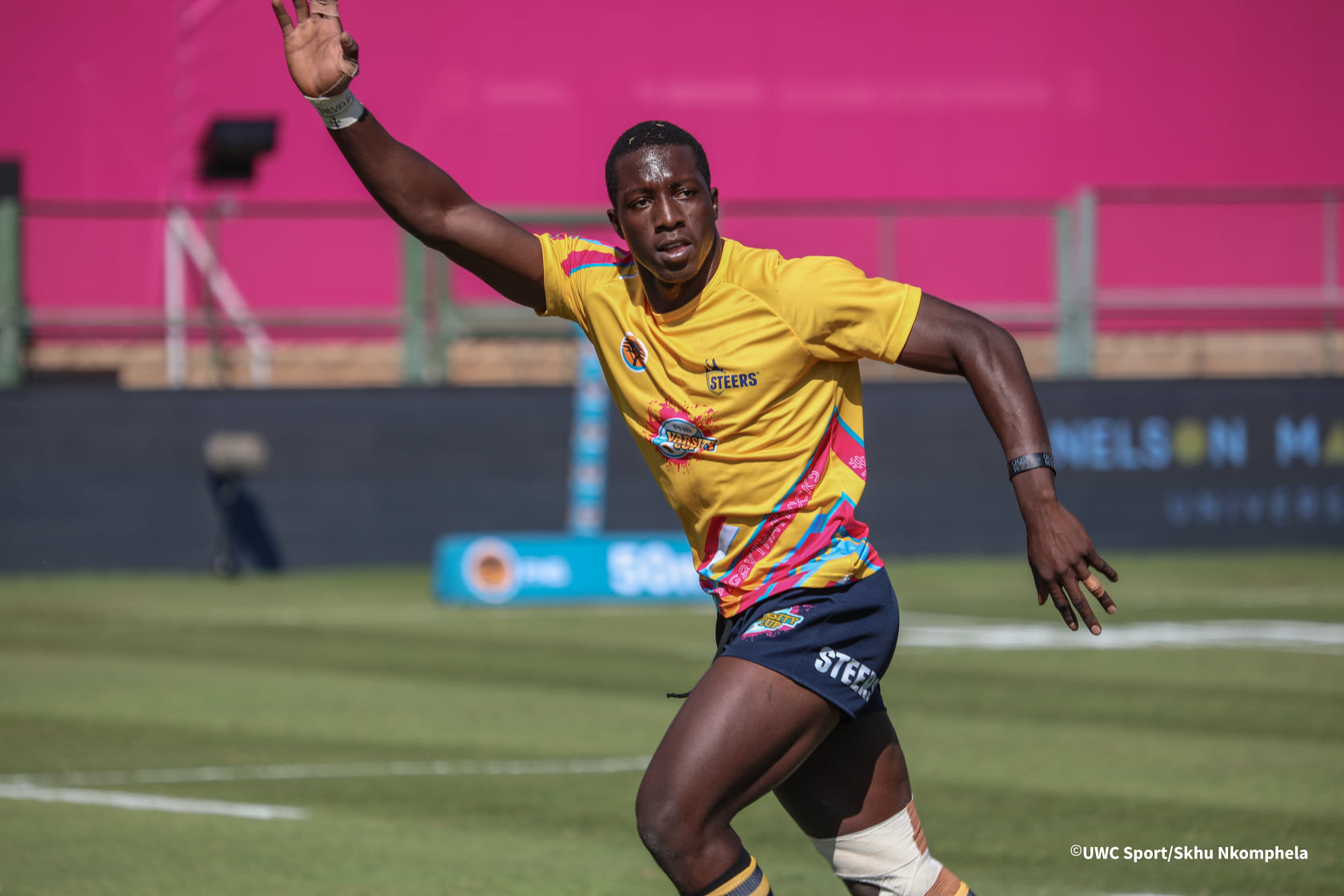 New Zimbabwe 'Beast' Mavesere Joins Sharks - The Bulrushes